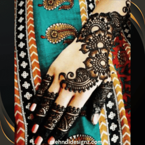 Modern and Classic Arabic Back Hand Mehndi Art - Mehndi Designz